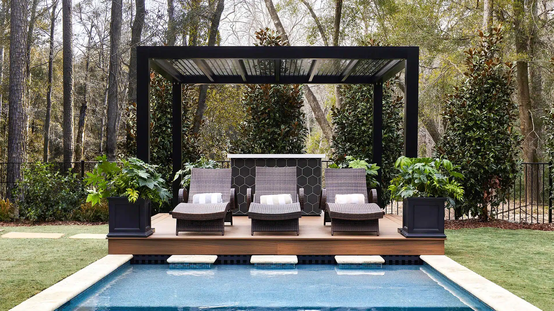 Shadow - Aluminum Shade Structure by Trex Pergola